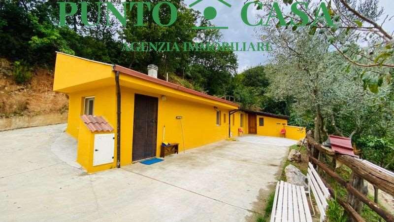 Casa indipendente in affitto a Lamezia Terme