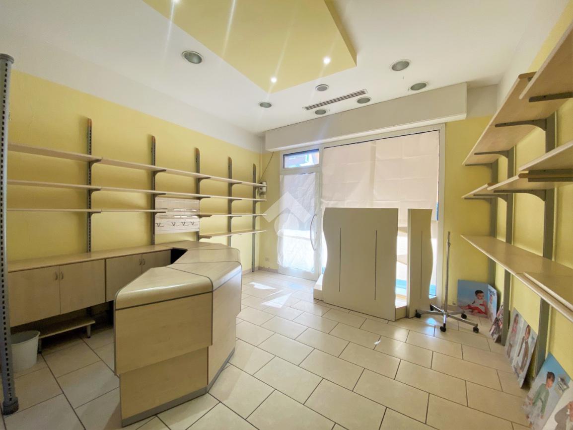 Negozio in affitto a Bellaria-Igea Marina