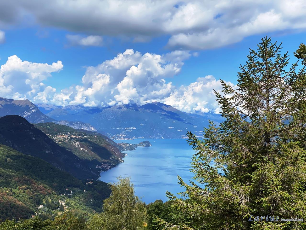 Villa in vendita a Valbrona