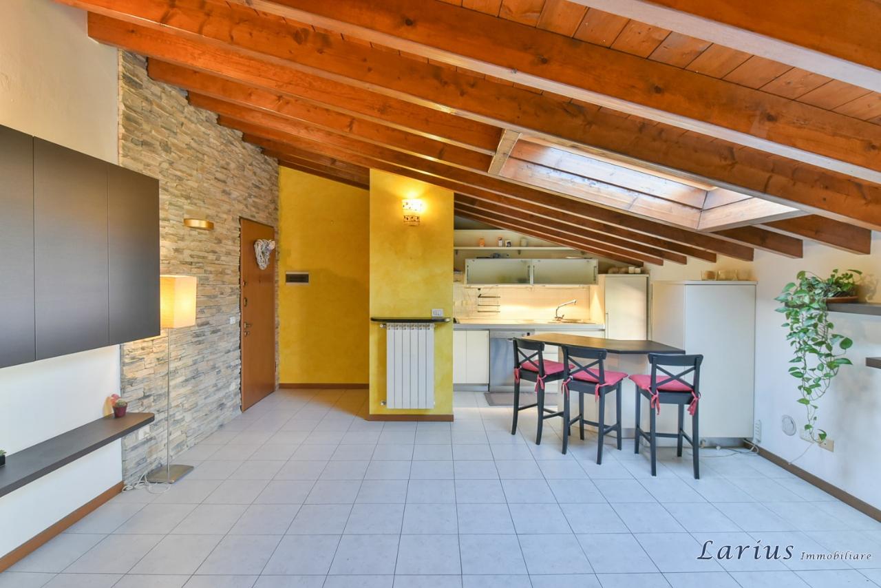 Appartamento in vendita a Erba