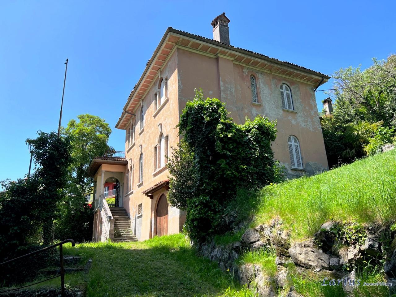 Villa in vendita a Asso
