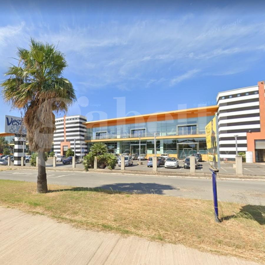 Magazzino in affitto a Sestu