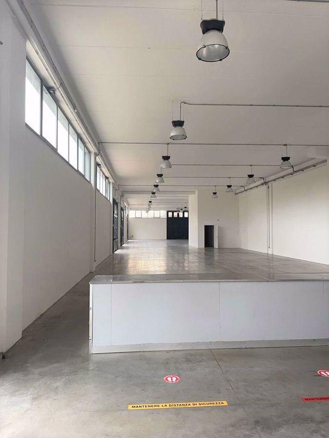 Capannone in affitto a Sestu