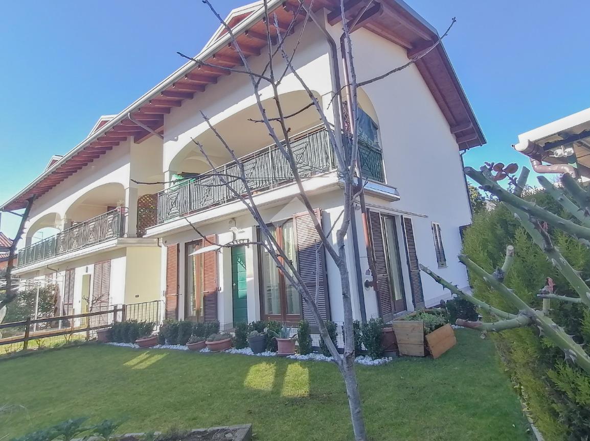 Appartamento in vendita a Besano