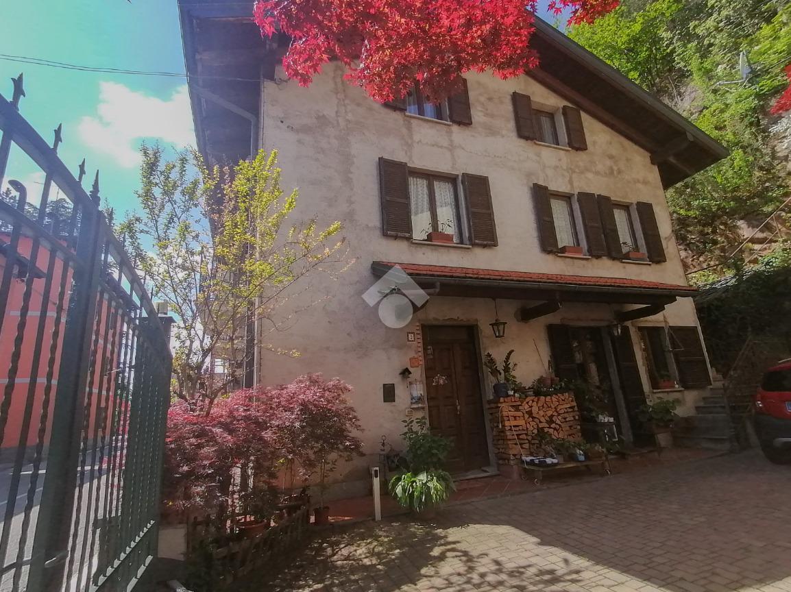 Casa indipendente in vendita a Porto Ceresio