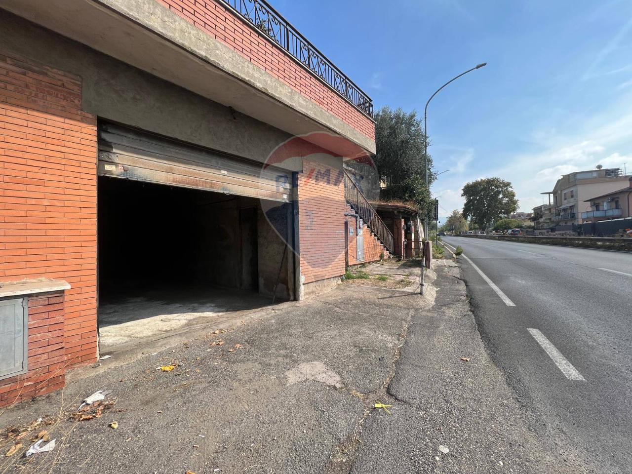 Magazzino in vendita a Roma