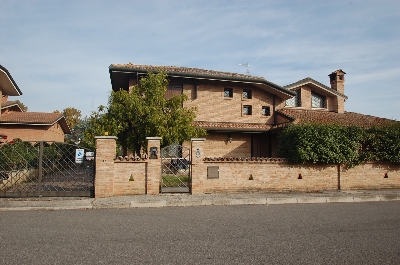 Villa unifamiliare in vendita a Ferrara