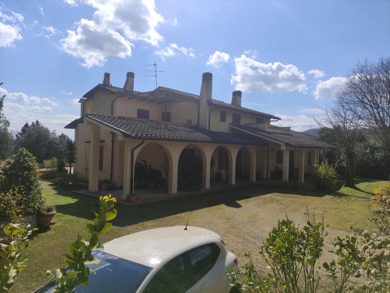 Villa in vendita a Carmignano