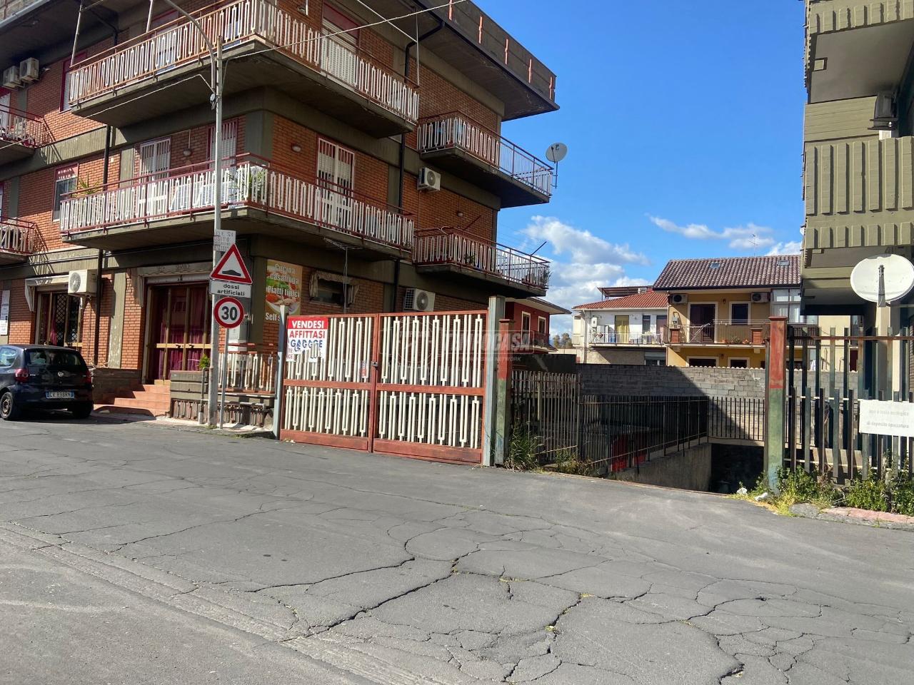 Magazzino in vendita a Belpasso