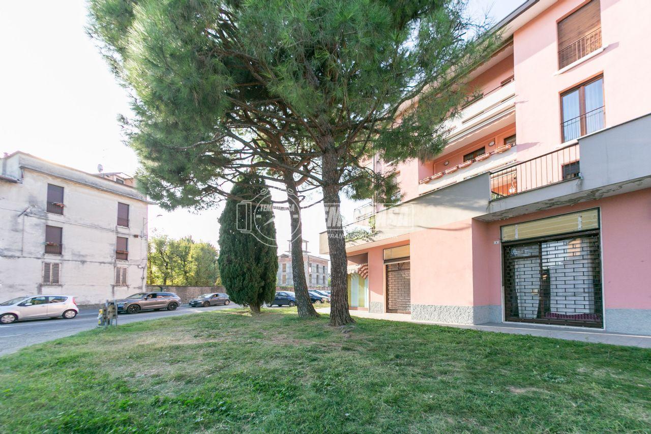 Negozio in vendita a Paderno D'Adda