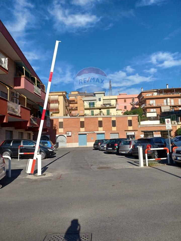 Magazzino in vendita a Roma