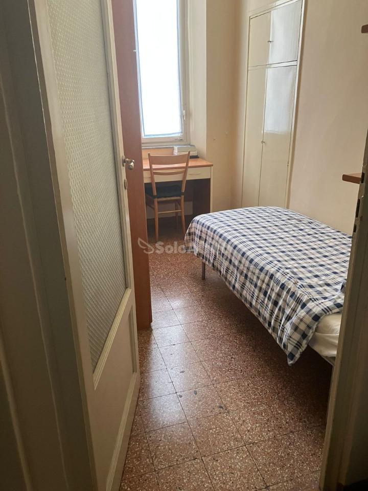 Stanza in appartamento in affitto a Firenze