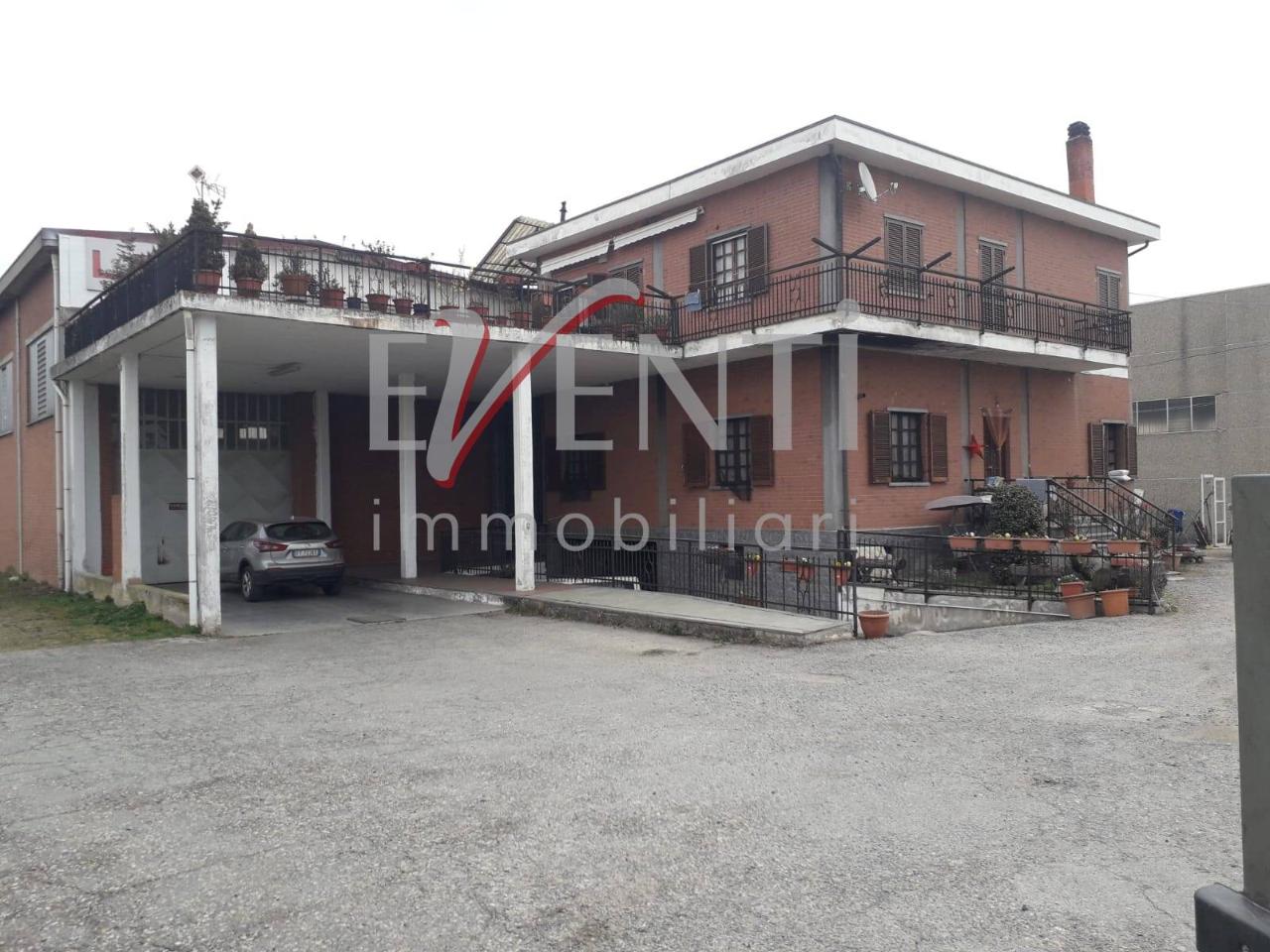 Capannone in vendita a Frossasco