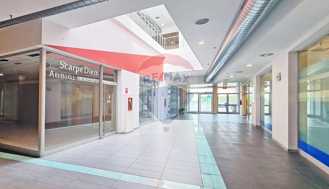 Negozio in vendita a Suisio