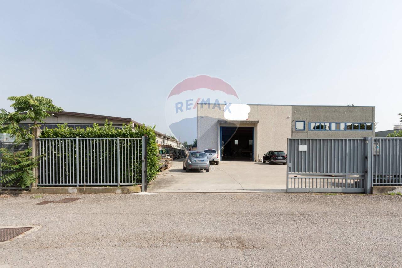 Capannone in vendita a Lurano