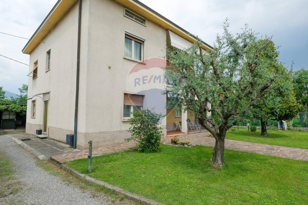 Villa in vendita a Brembate Di Sopra