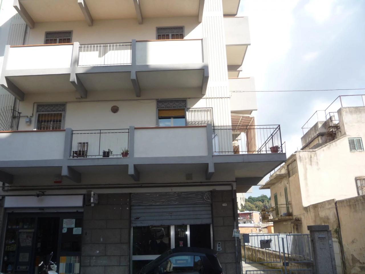 Locale commerciale in vendita a Messina