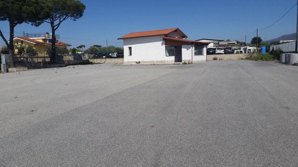 Capannone in affitto a Roma