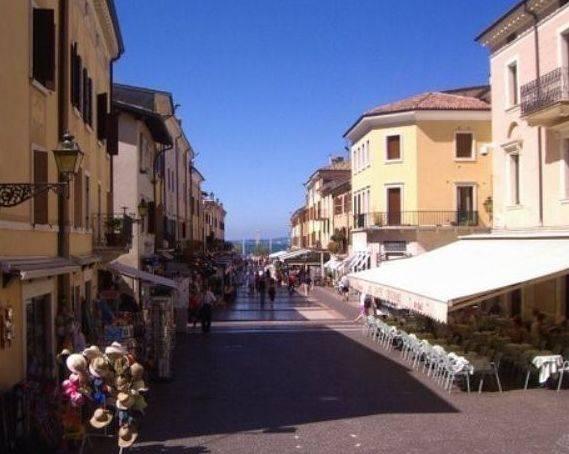 Negozio in vendita a Bardolino