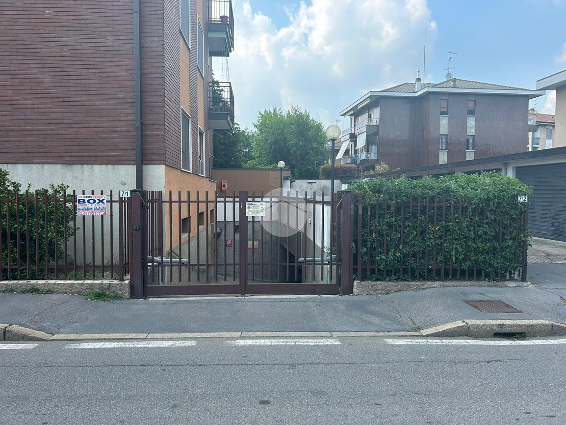 Box in vendita a Settimo Milanese