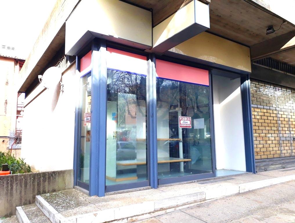 Negozio in vendita a Passignano Sul Trasimeno