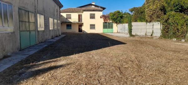 Capannone in vendita a Rosa'