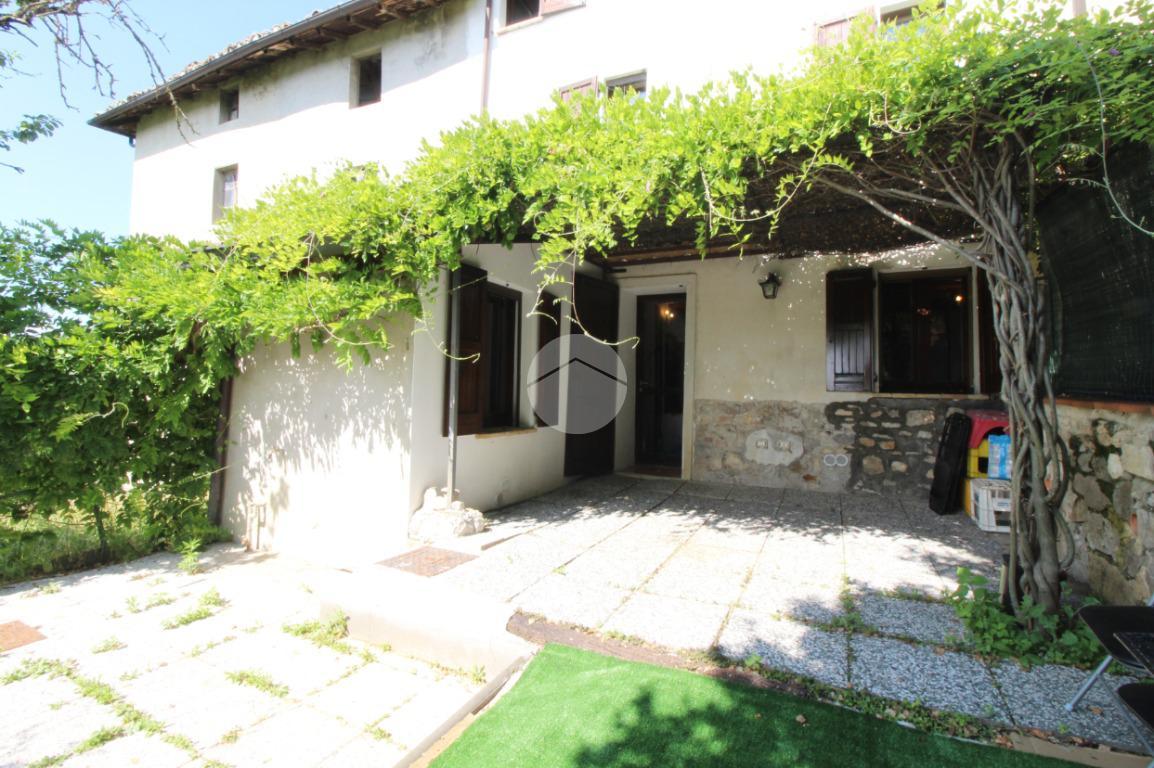 Casa indipendente in vendita a Lesignano De' Bagni