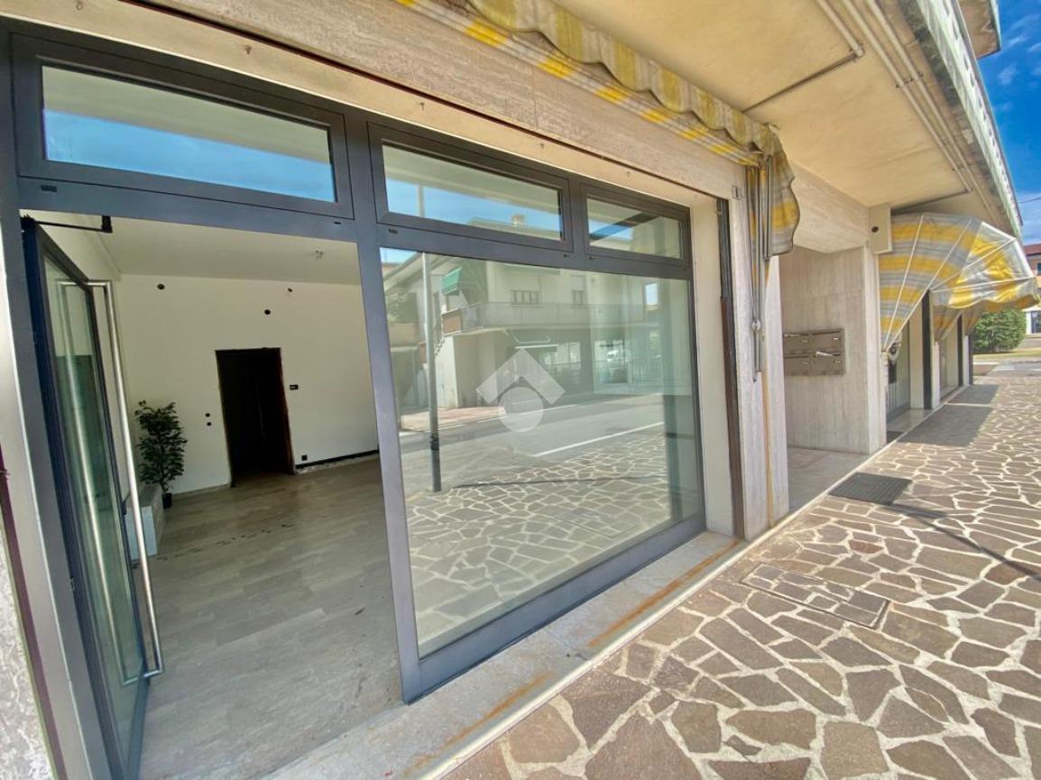 Negozio in affitto a Villa Del Conte