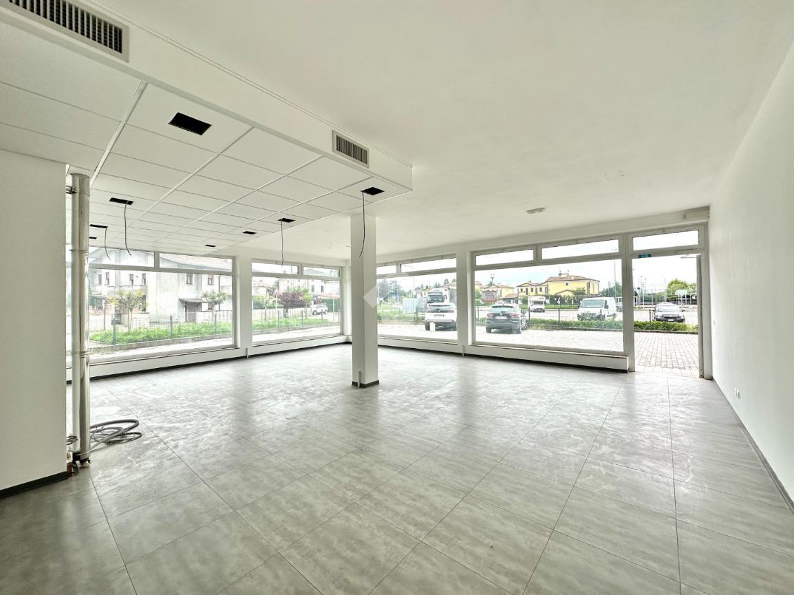 Negozio in affitto a Quinto Vicentino