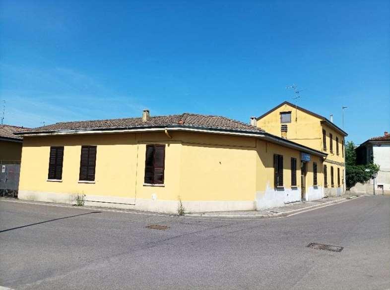 Negozio in vendita a Brembio