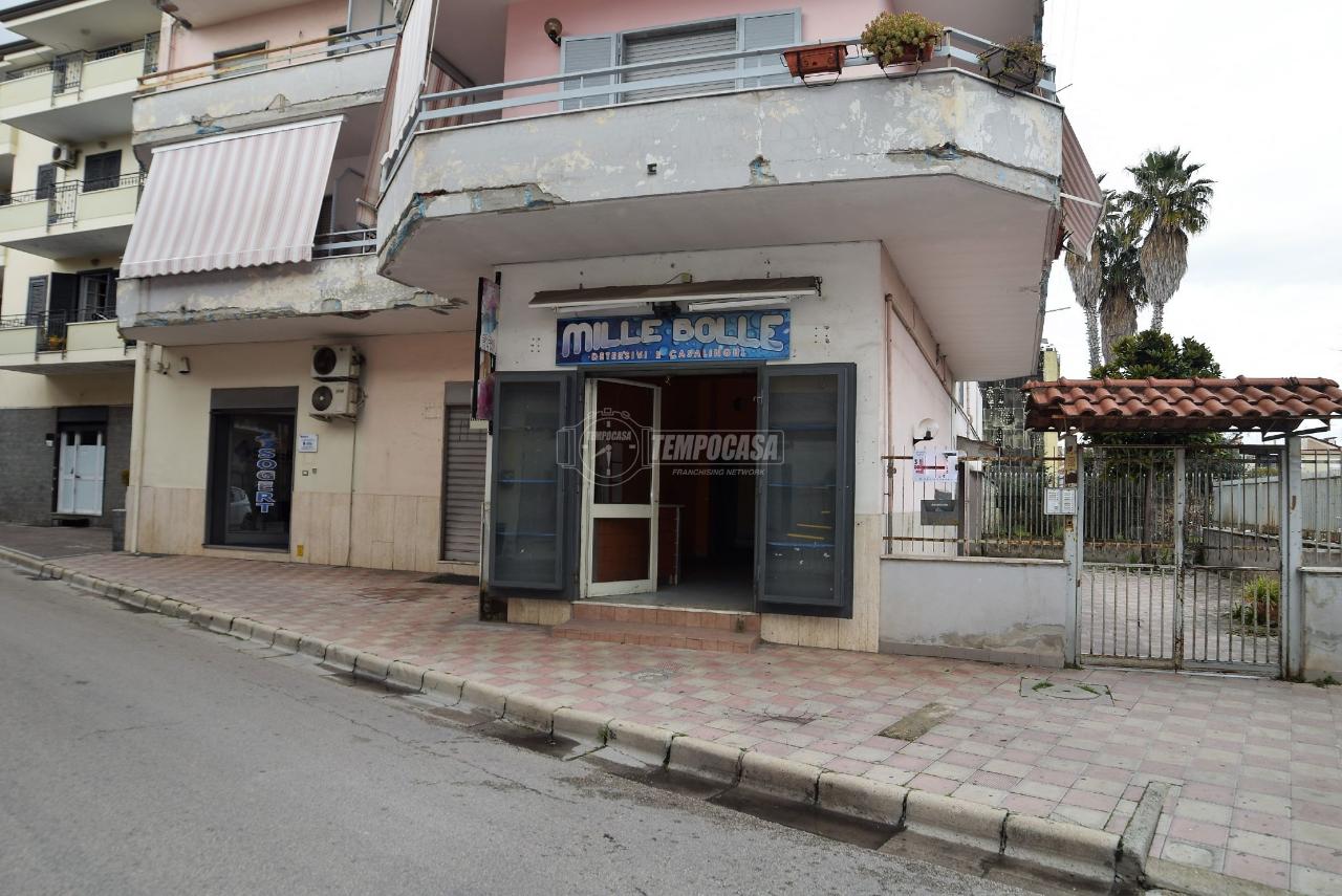 Negozio in vendita a Crispano