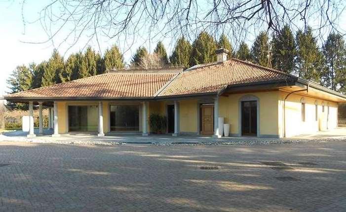 Villa unifamiliare in vendita a Besana In Brianza
