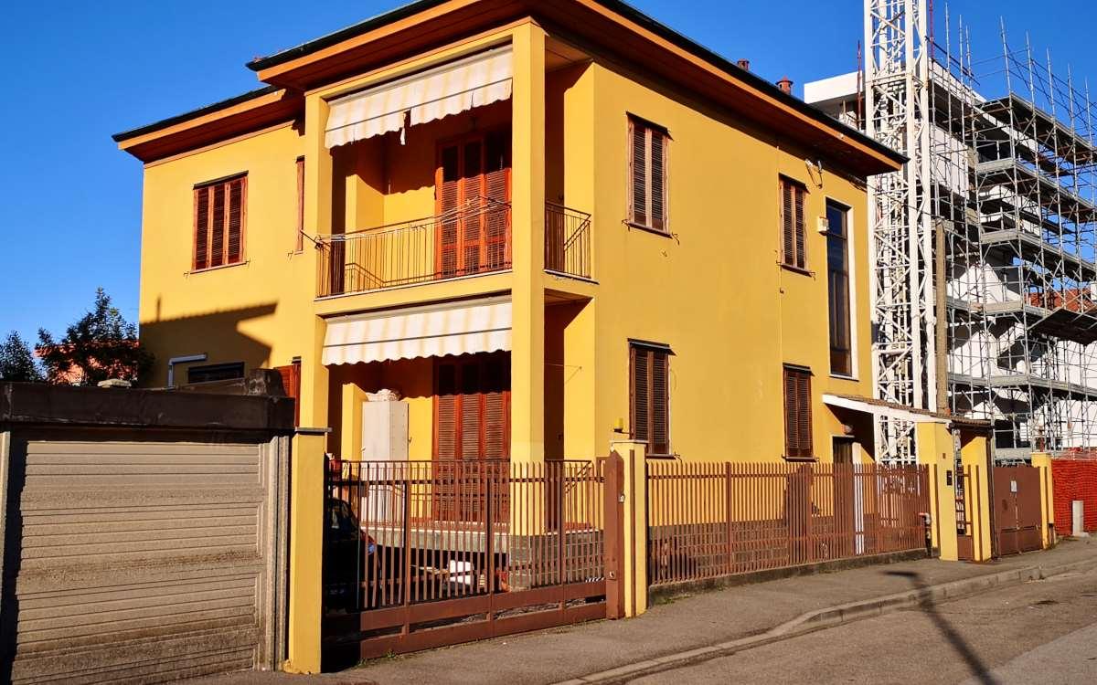 Villa bifamiliare in vendita a Muggiò