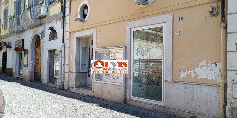 Negozio in affitto a Caserta