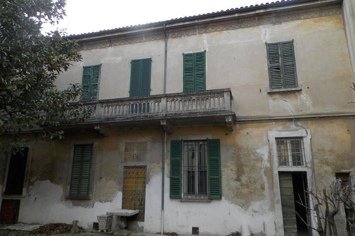 Villa storica in vendita a Broni