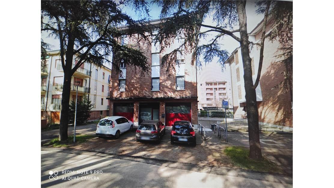 Stanza in appartamento in affitto a Reggio Emilia
