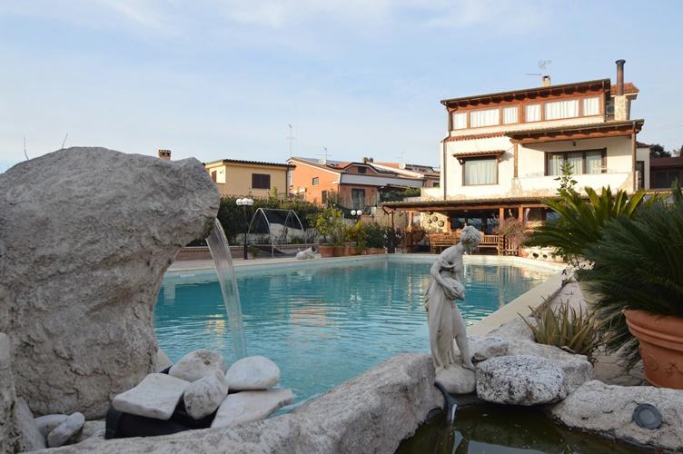 Villa in vendita a Guidonia Montecelio