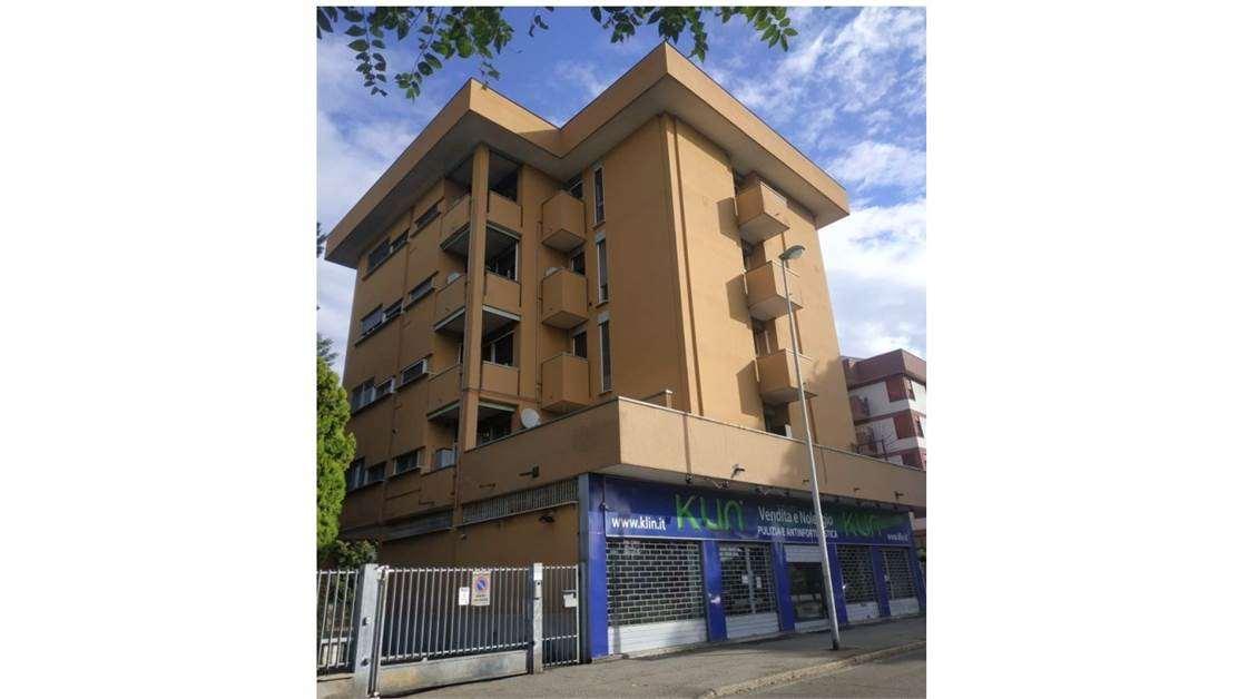 Negozio in vendita a Peschiera Borromeo