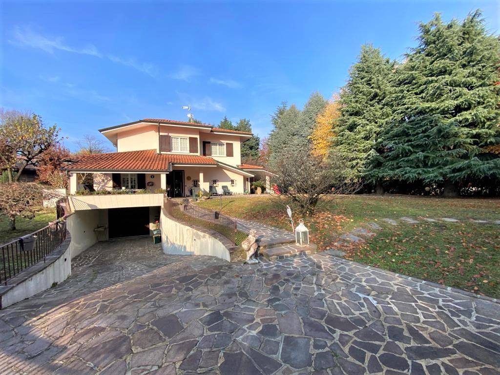 Villa in vendita a Oggiono