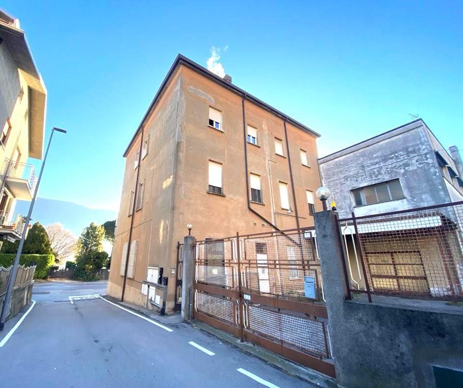 Appartamento in affitto a Pescate