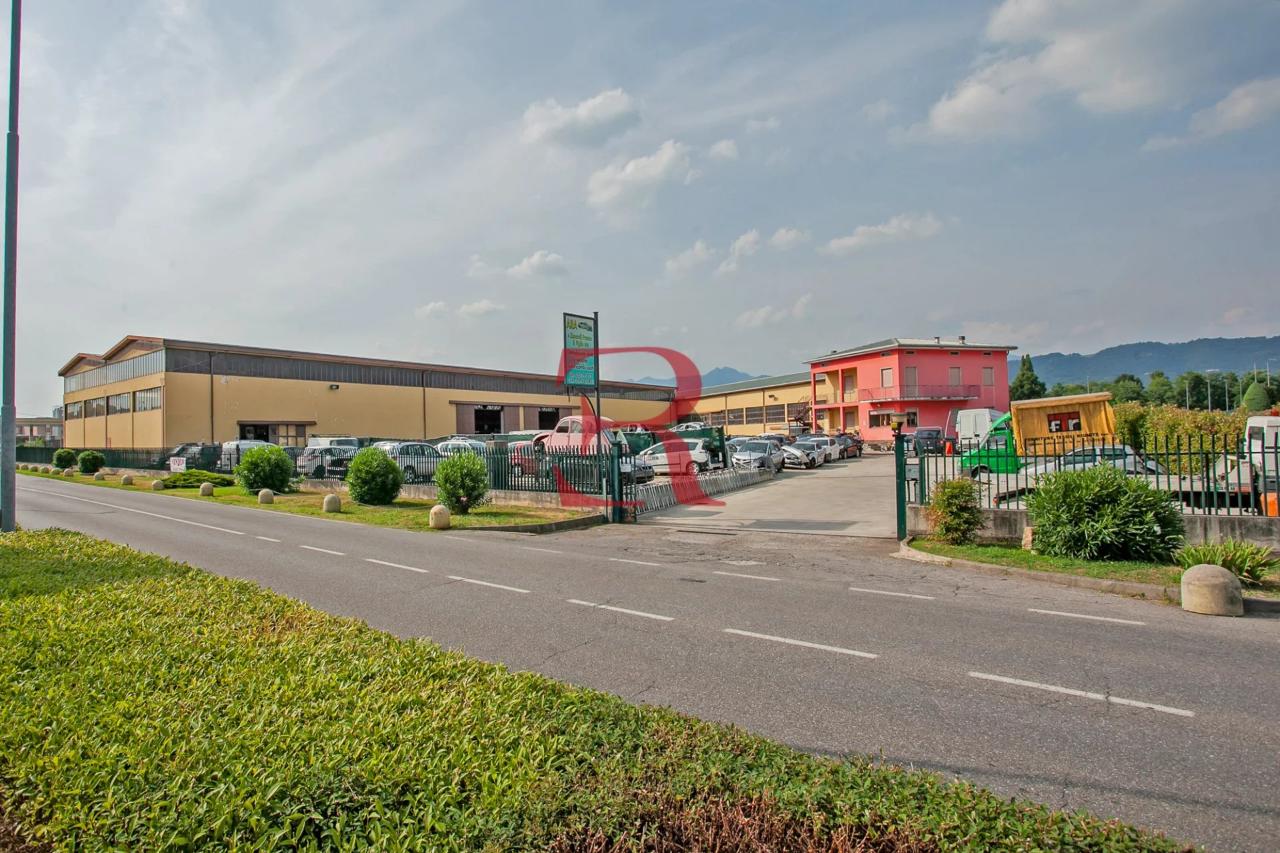 Capannone in vendita a Albano Sant'Alessandro