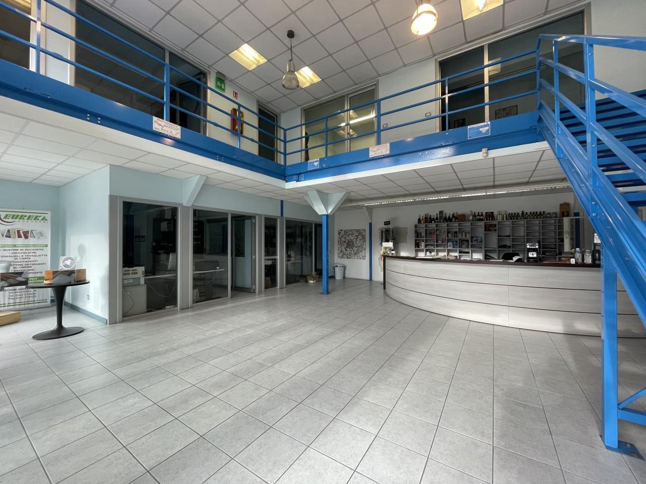 Capannone in vendita a Castione Andevenno