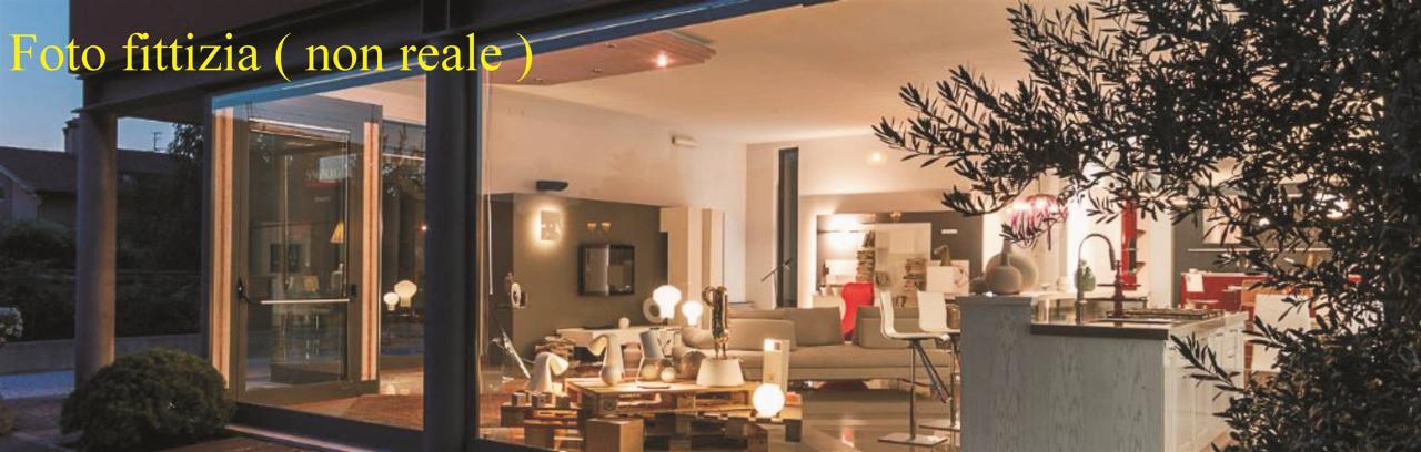 Negozio in vendita a Campi Bisenzio