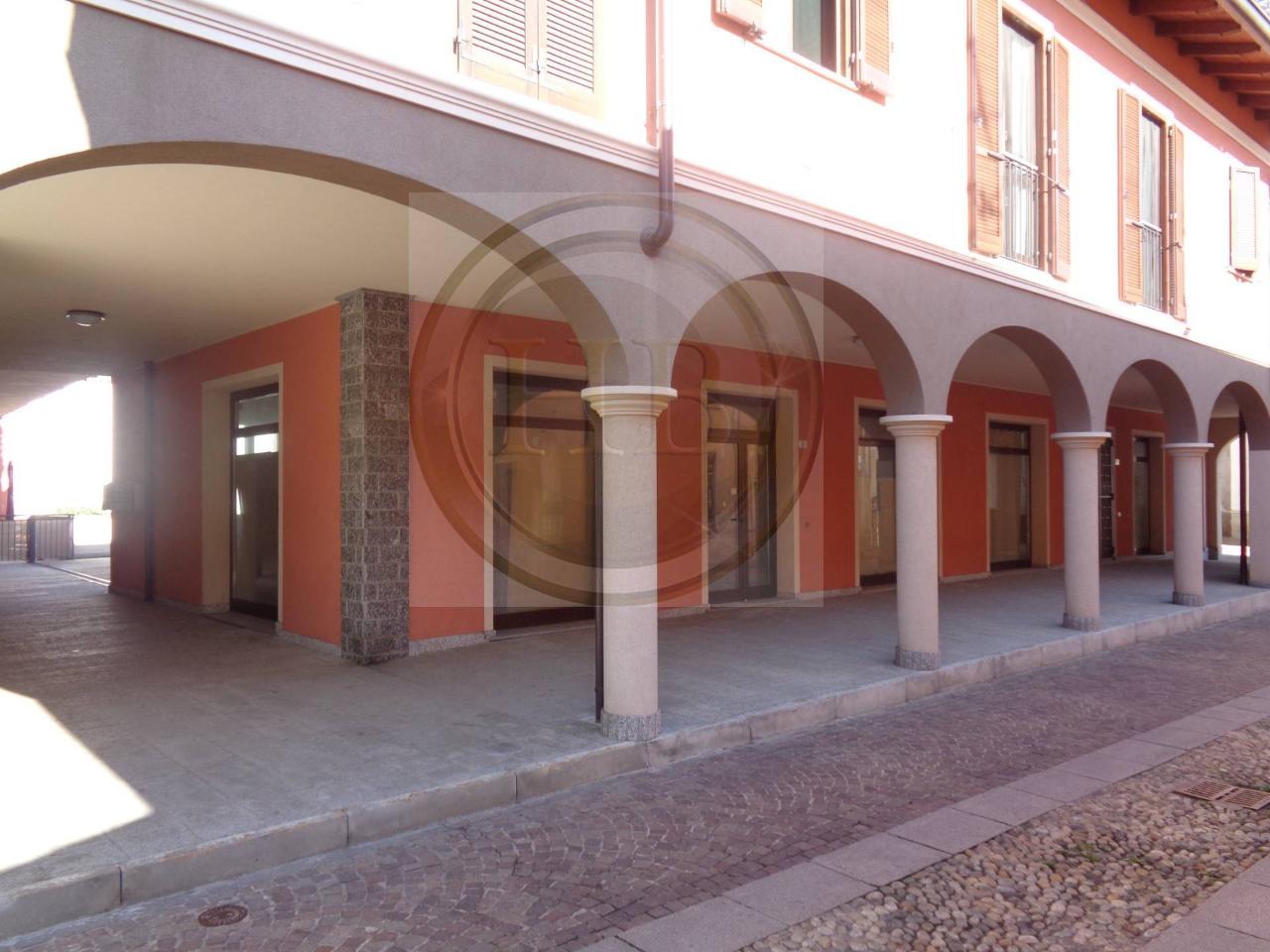 Negozio in affitto a Cavaria Con Premezzo
