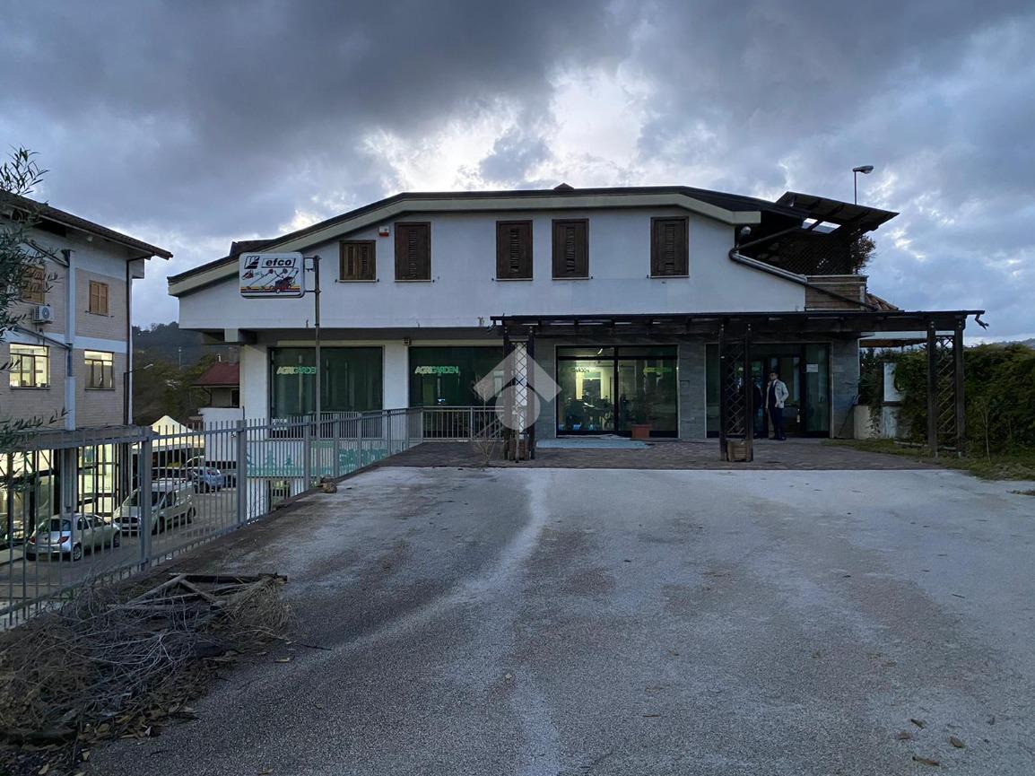 Negozio in vendita a Manocalzati