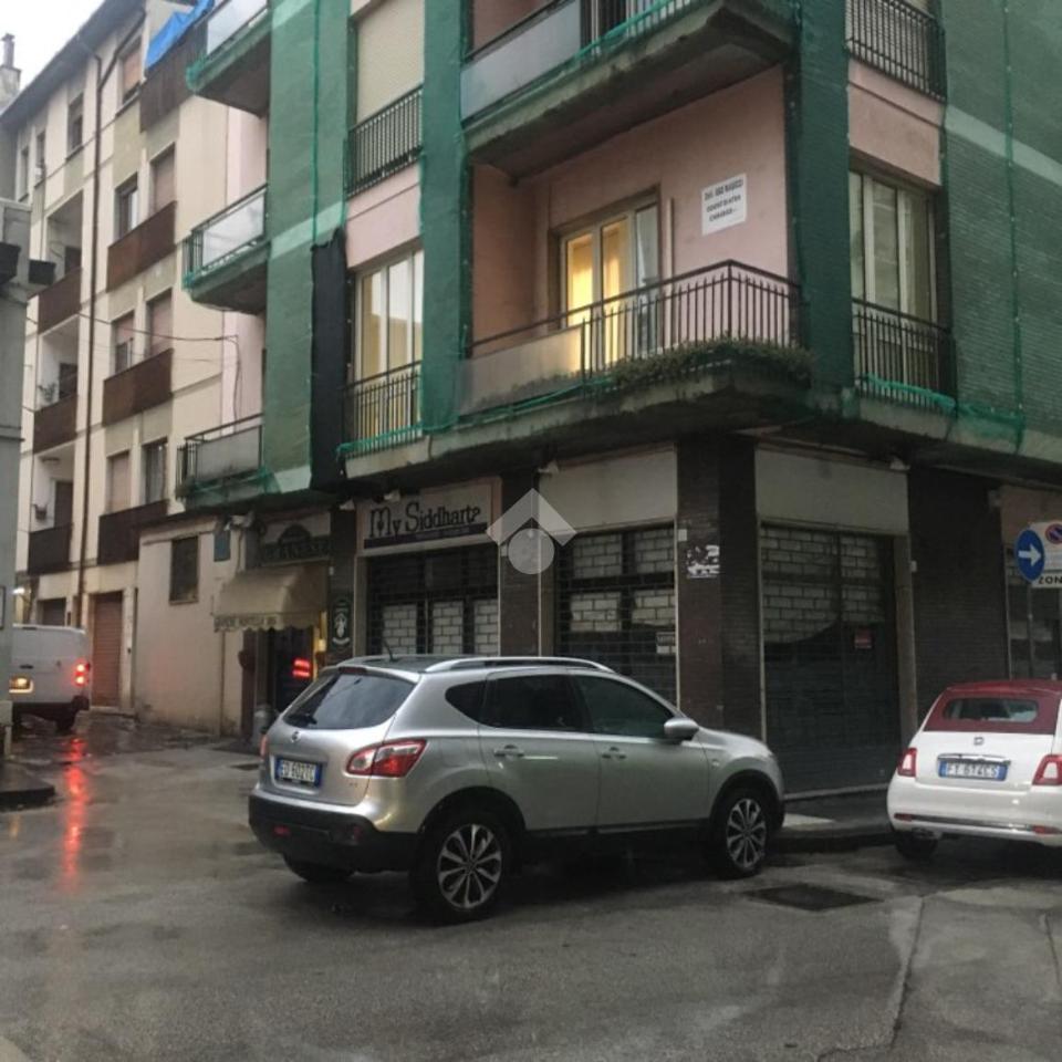 Negozio in affitto a Avellino