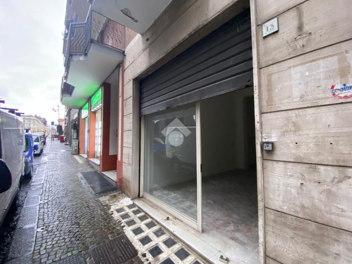 Negozio in vendita a Avellino