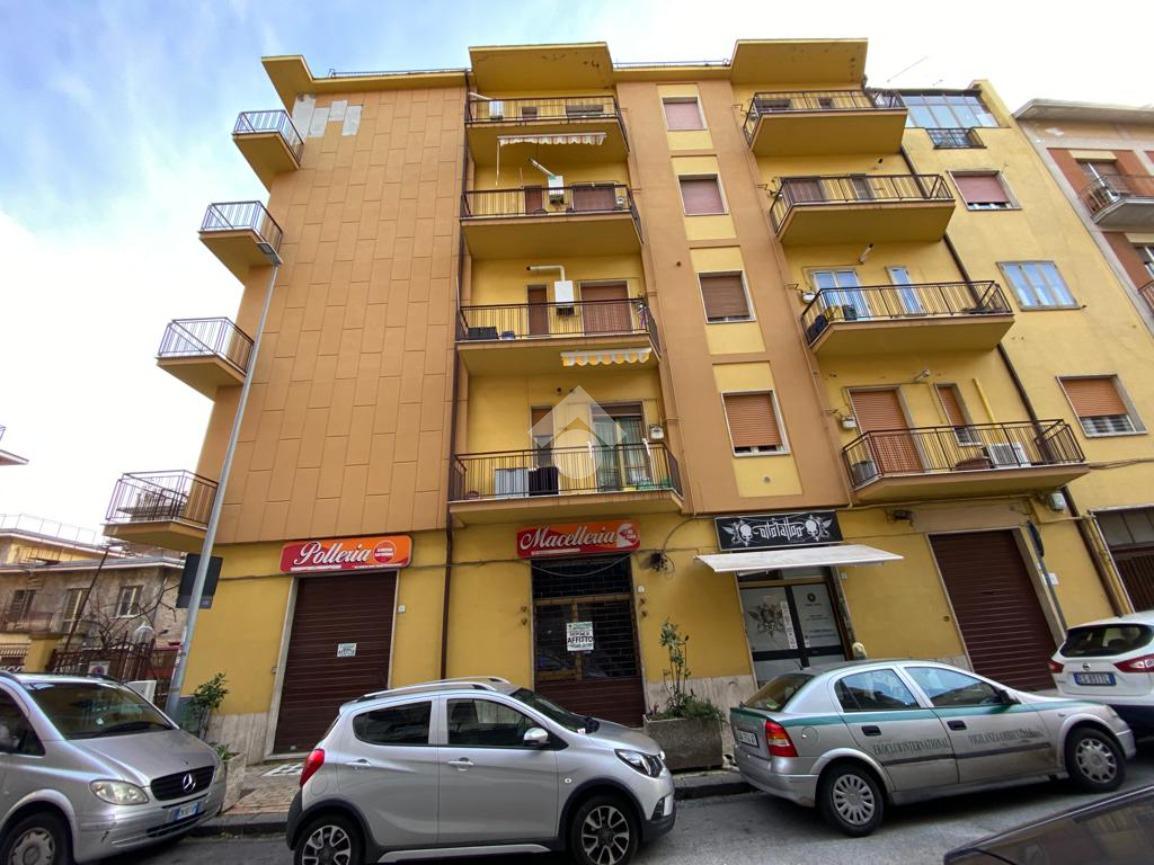 Negozio in affitto a Avellino