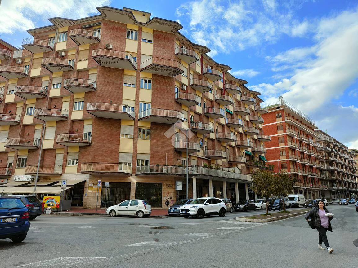 Negozio in vendita a Avellino