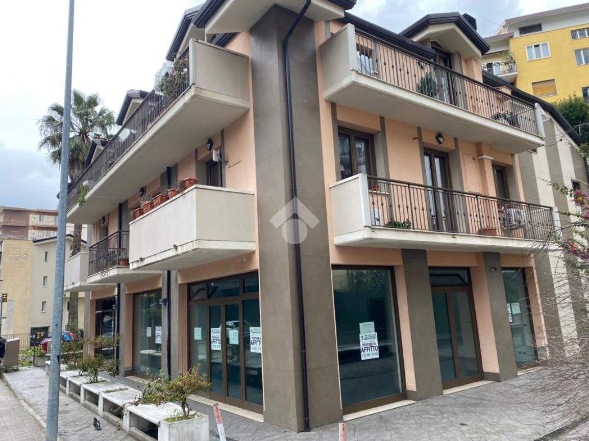 Negozio in affitto a Avellino